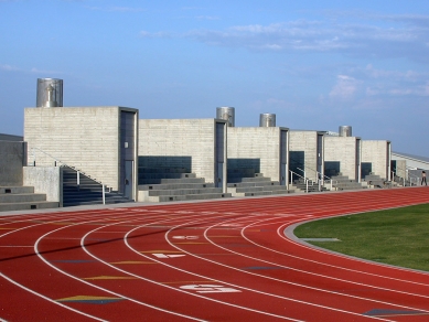 archiweb.cz - Diamond Ranch High School