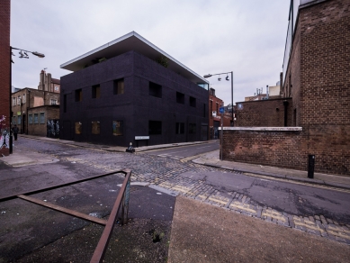 archiweb.cz - Dirty House