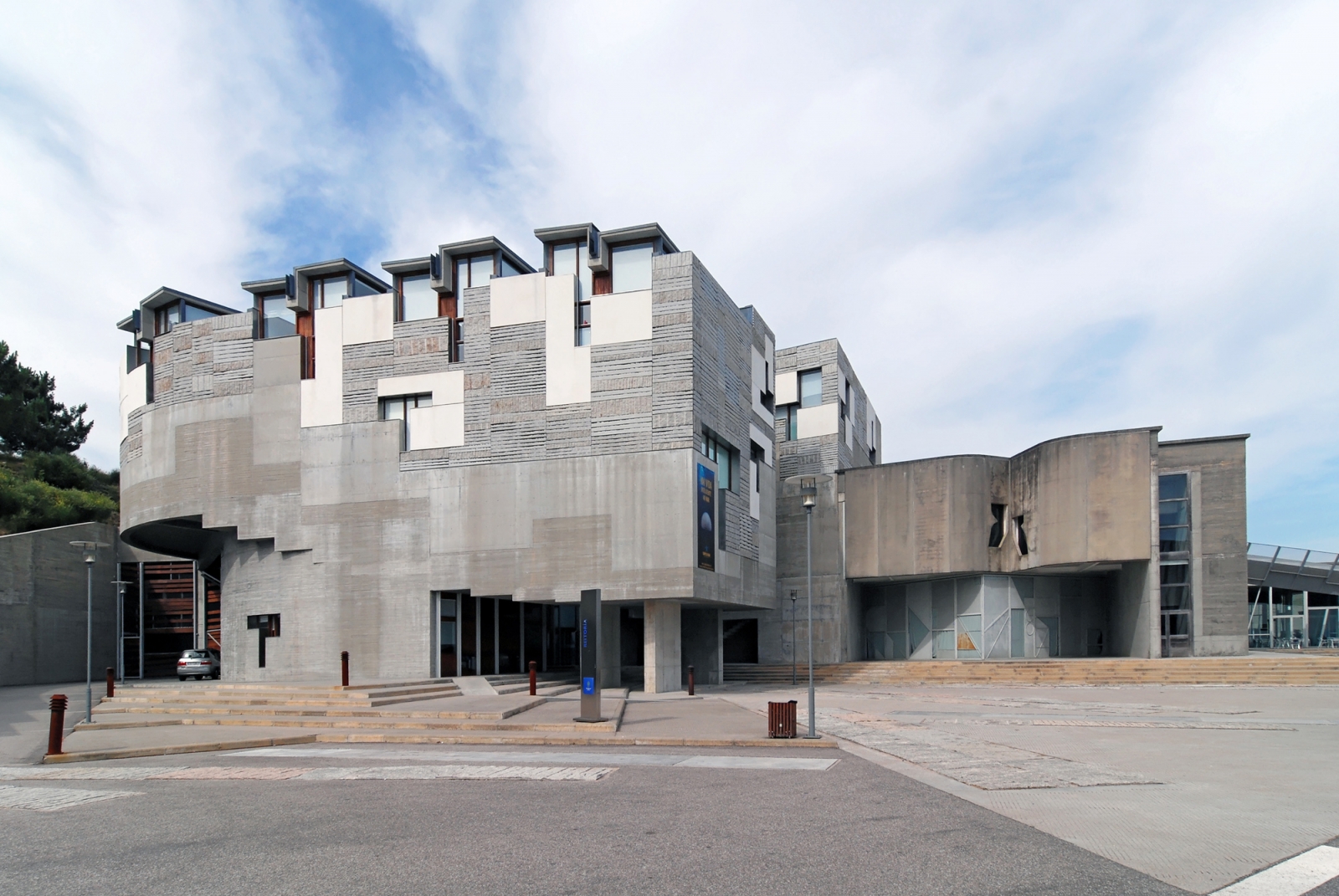 archiweb.cz - Rector Office at Vigo University Campus